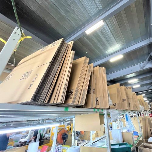 早く正しく美しく。大型水槽梱包職人＜charmの匠＞ | AQUALASSIC